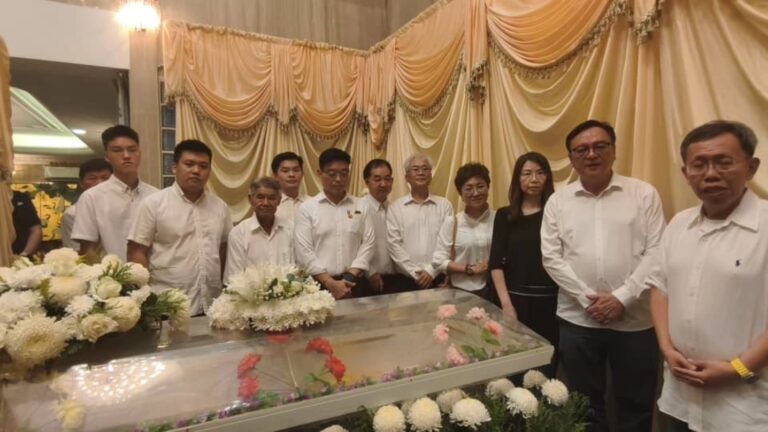 YB Lo Khere Chiang Pays Final Respects to Deputy Premier’s Late Mother