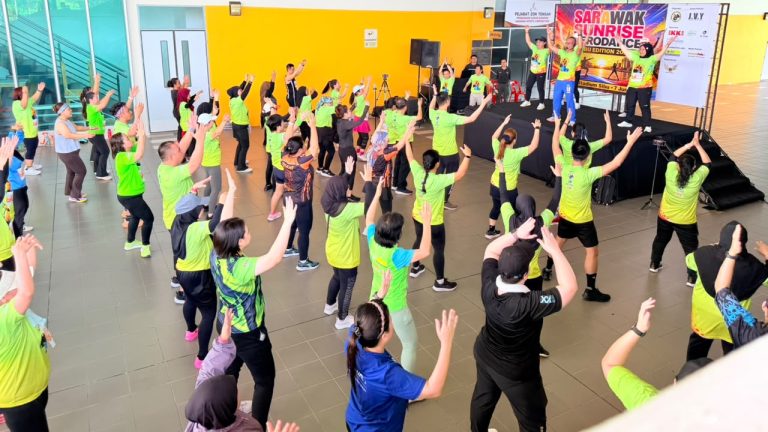 Sarawak Sunrise Aerodance Sibu Draws 300 in Health Push